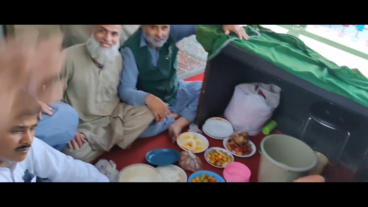 Iftar at Data Darbar Lahore || Free food Data ki Nagri || Chashme ka ...