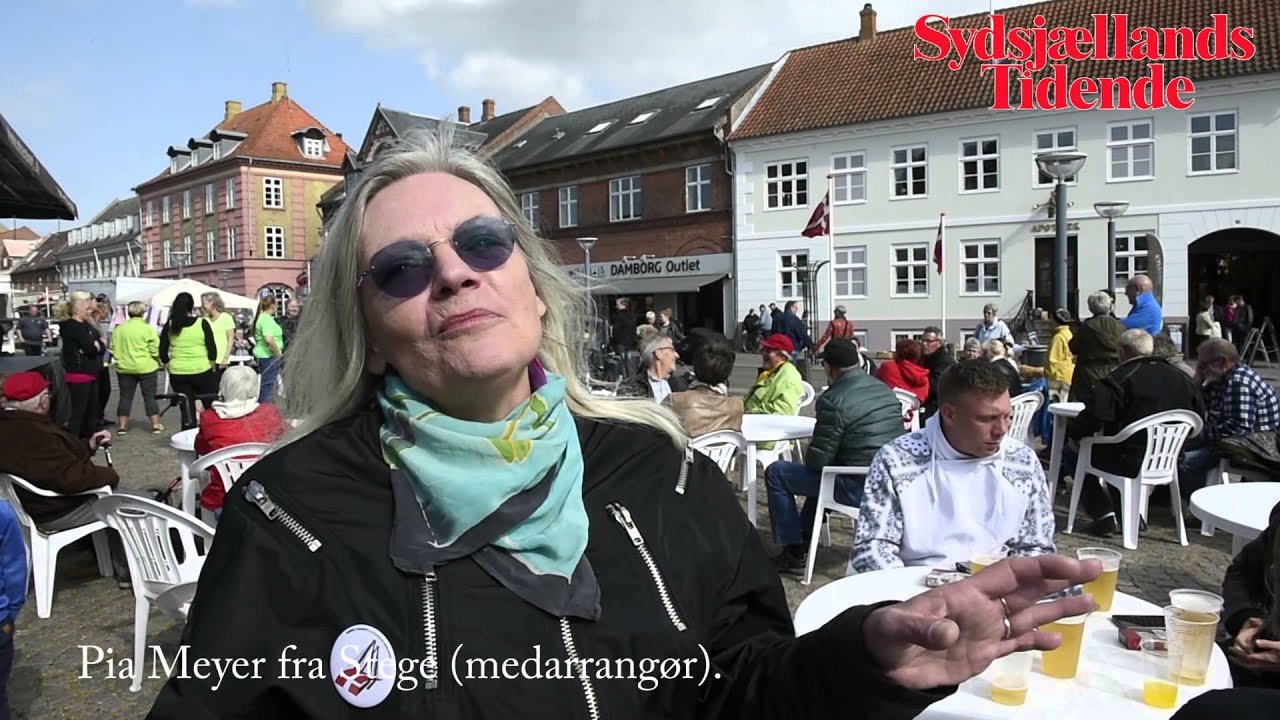 Glad fredag i Stege - YouTube