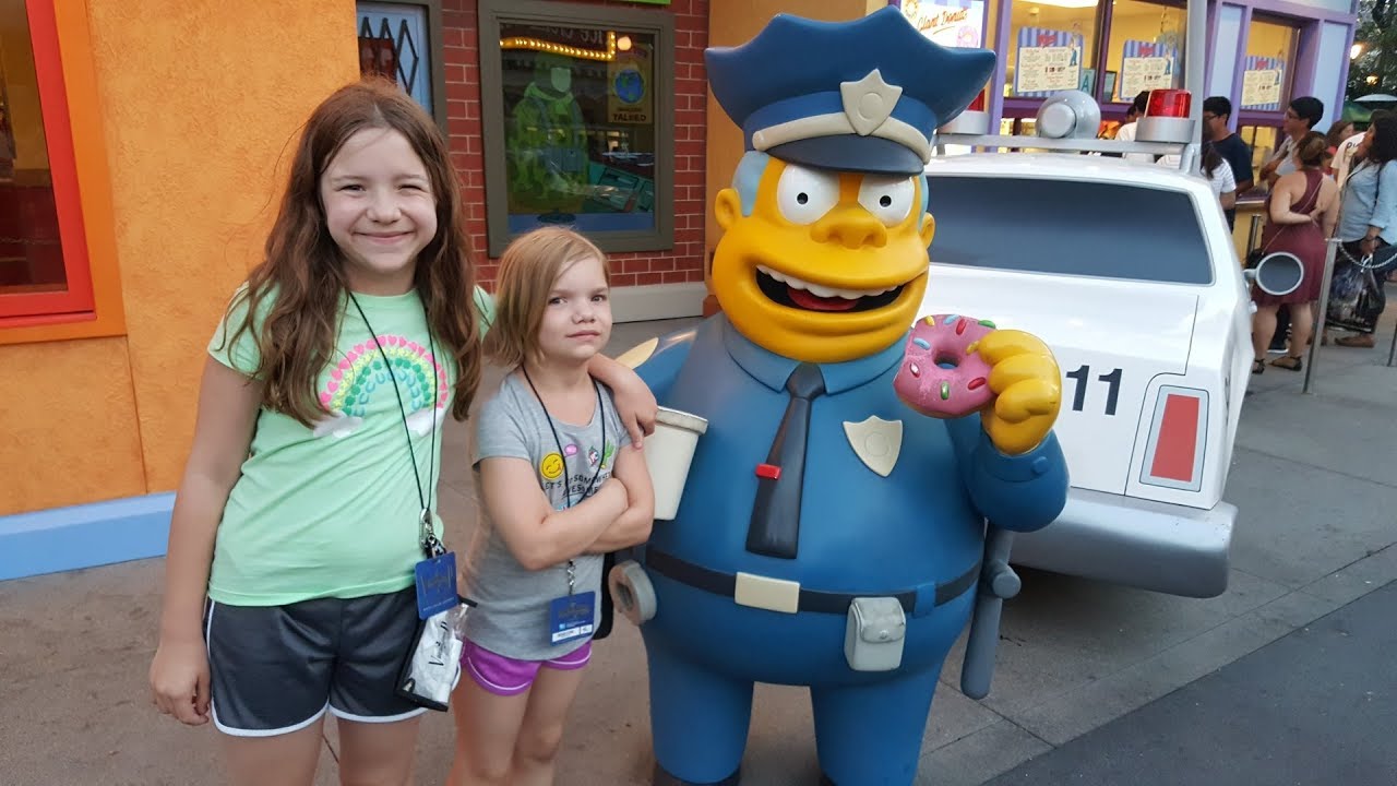 Universal Studios tour with Babyteeth4 - YouTube