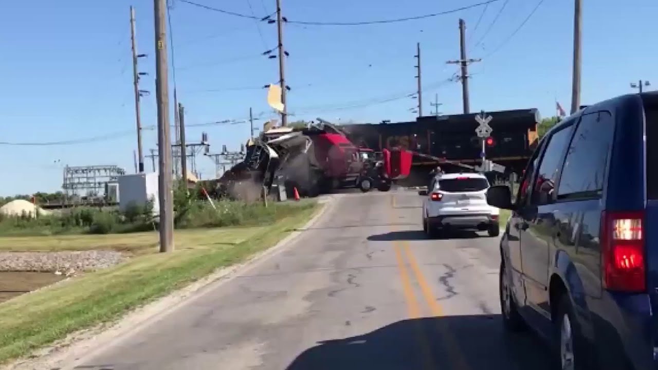 Train Hitting Cars - Truck and Car Collision - Crash - Extreme ...