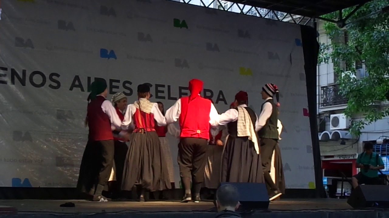 Traditional Icelandic Dance / Hefðbundin íslensk dans / Danza ...