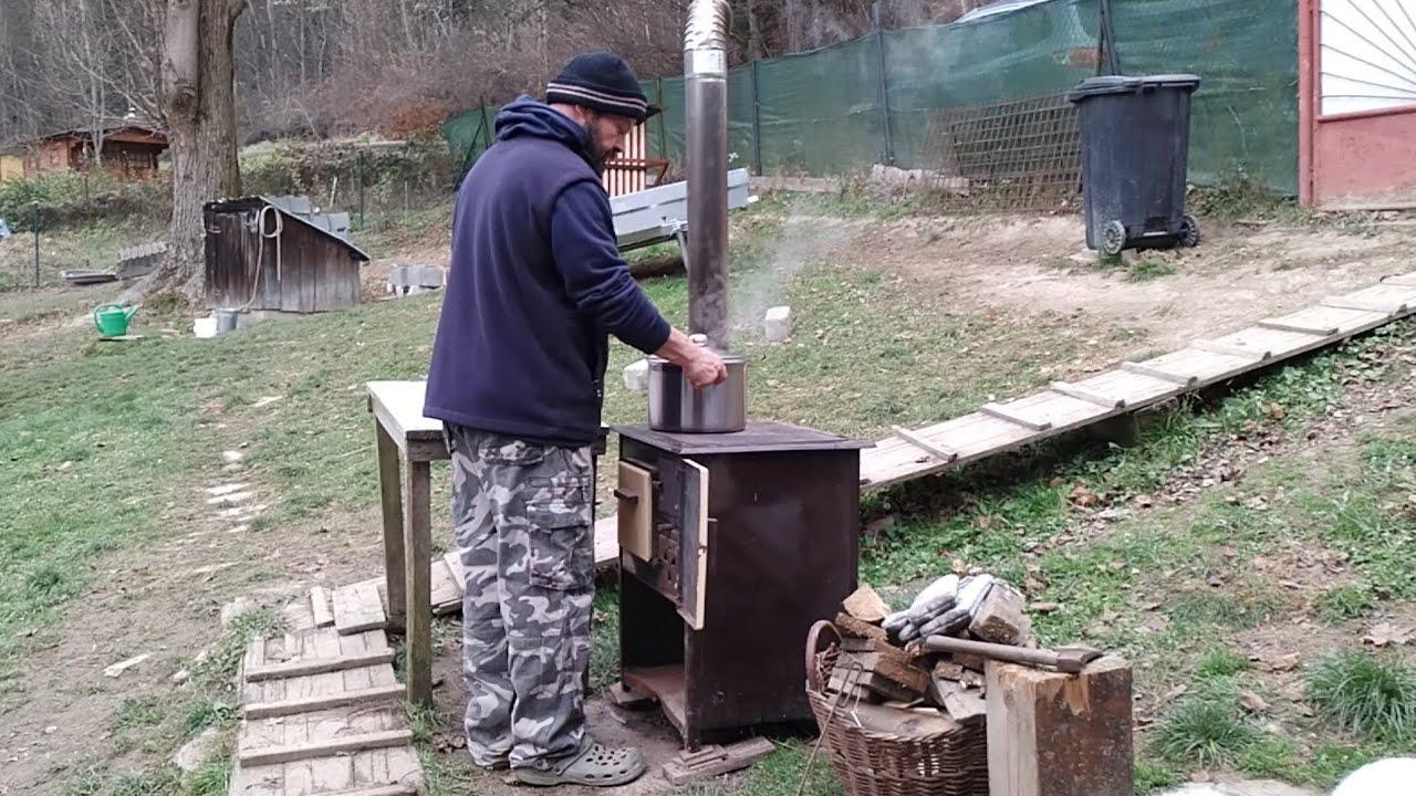 Varíme vonku na starej piecke !!!!! SÚŤAŽ !!!!! Cesnačka a polesníky na ...