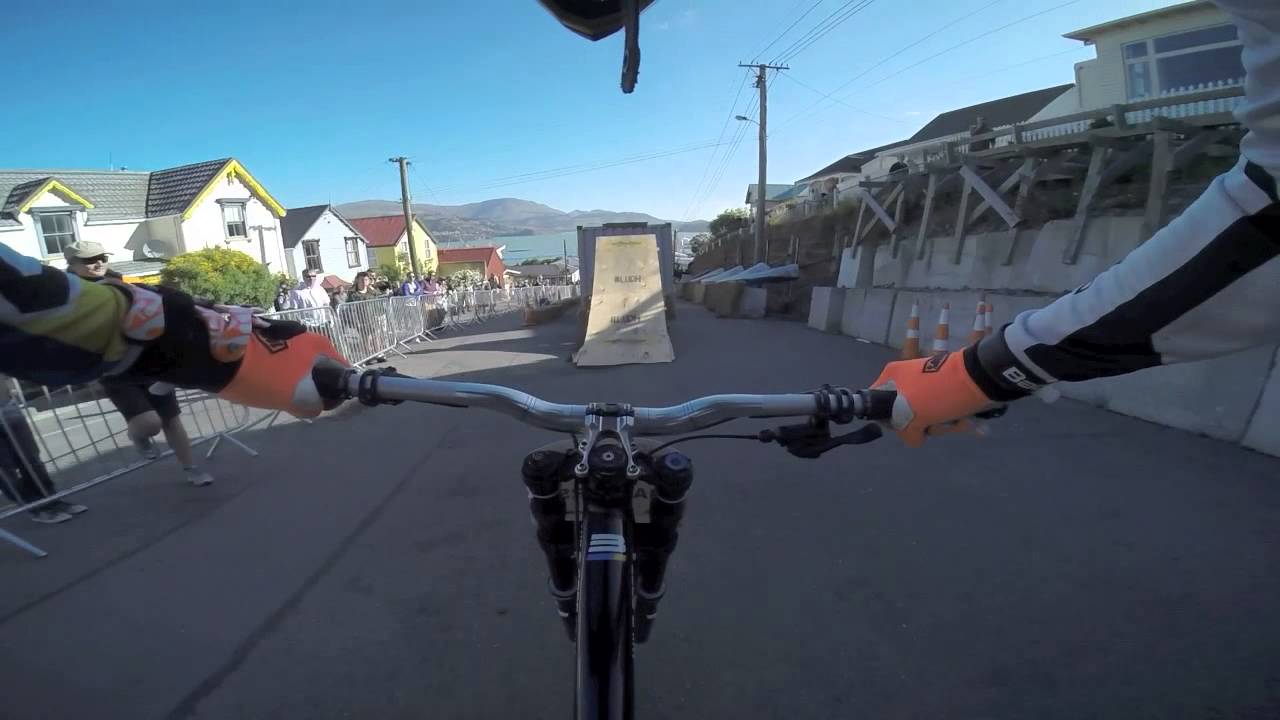 Wyn Masters race run from 2014 Lyttelton Urban Downhill - YouTube