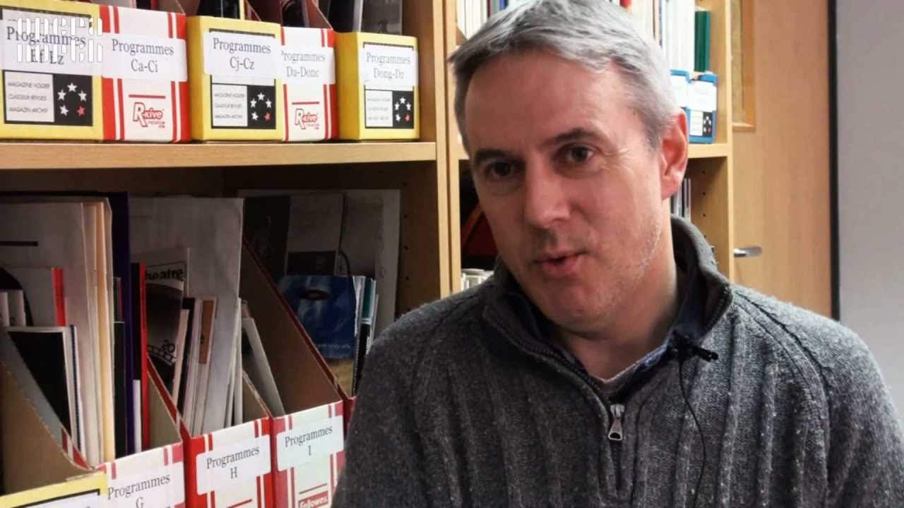 Otello: interview with conductor, Richard Farnes - YouTube