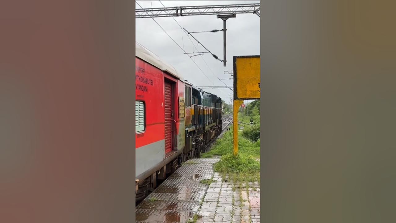 MONSOON KONKAN RAILWAY : 10103 MUMBAI CSMT - MADGAON MANDOVI EXPRESS DEPARTING KUDAL RAILWAY ...