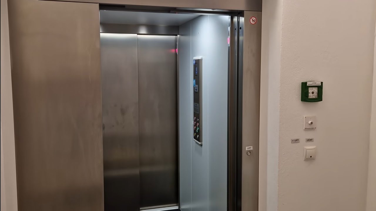 Günstiger Otis Genesis Aufzug (Cheap Otis Genesis lift) @Alter Platz 6 ...