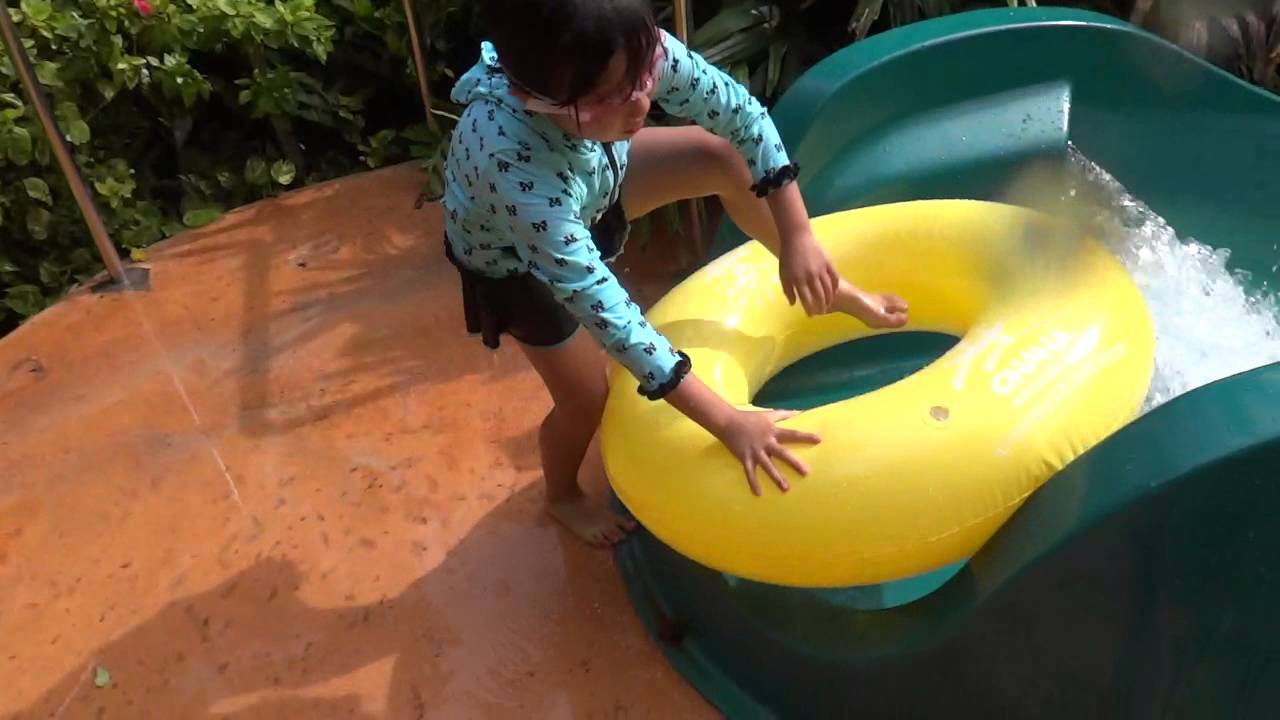 アウトリガーホテル（グアム）のウォータースライダー Water slide at Outrigger Guam Resort 2 - YouTube