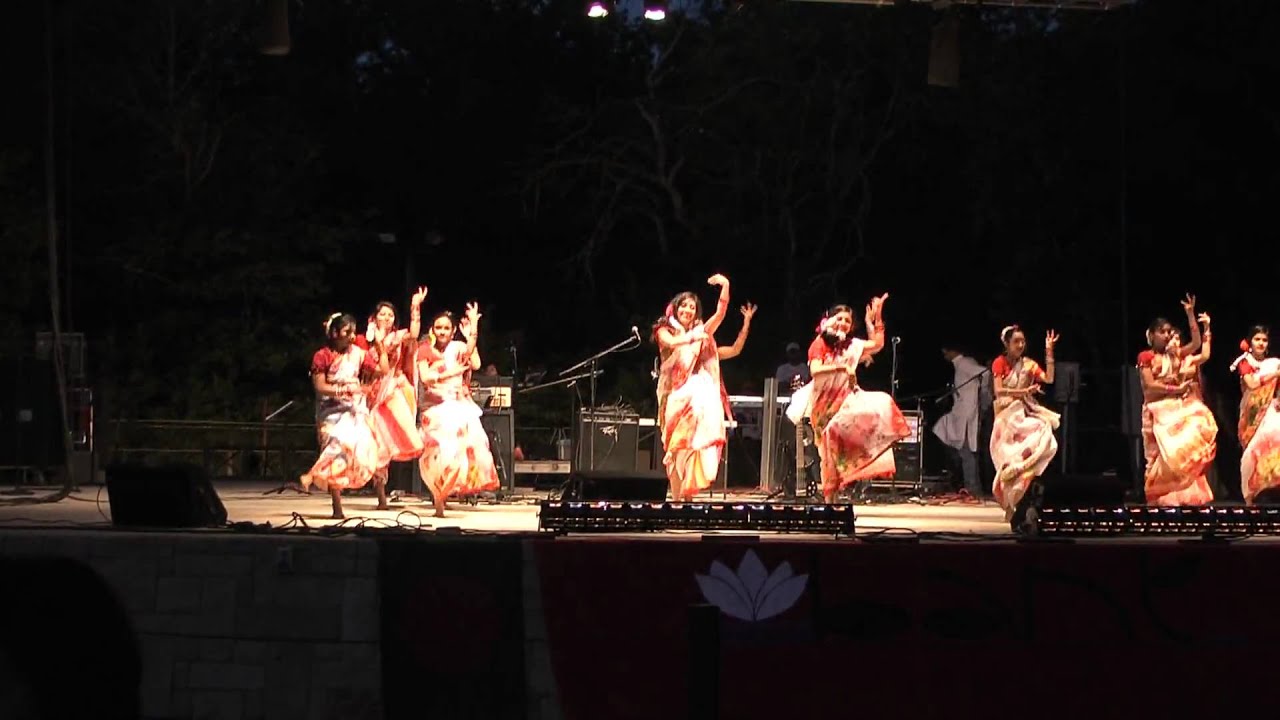 Jhumurr Performs "Dhitang Dhitang Bole" Dance - YouTube