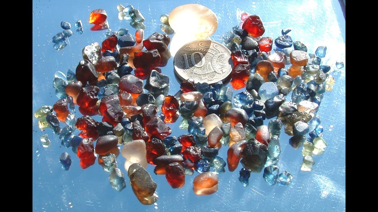 Sue's Favourite Spot Gemstone Deposit Yarrow Creek near Glen Innes NSW Australia - YouTube