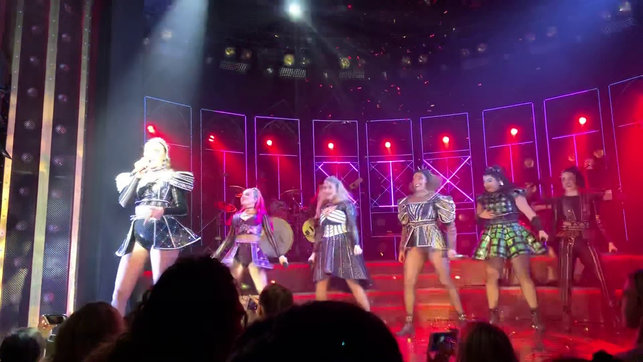 Six The Musical- MegaSix 13.2.2020 / Collette Cleves, Hana Parr - YouTube