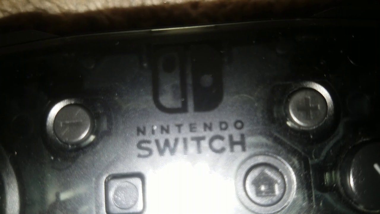 Using a light you get a better look at the insides of a Nintendo switch ...