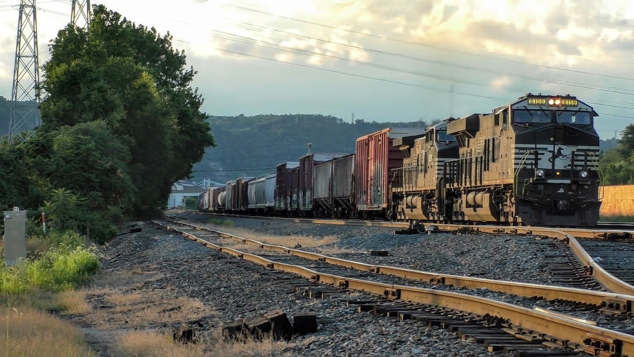 Huge NS Freight on a Beautiful Evening in Leetsdale, PA - 8/11/2020 ...