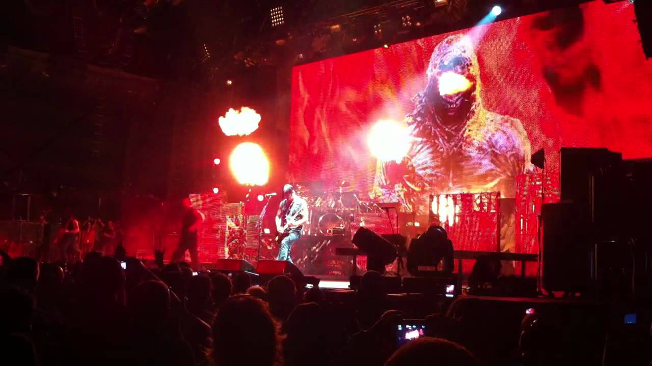 Disturbed Inside the fire solo amazing Live - YouTube
