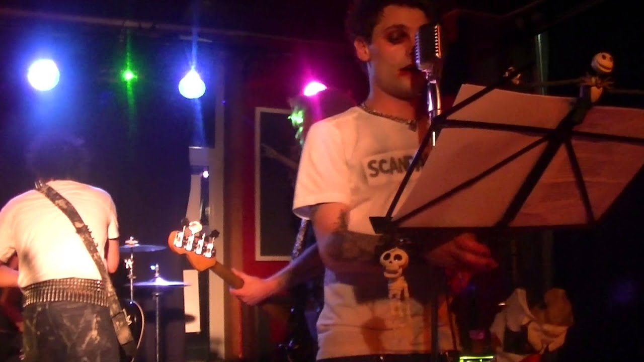 FREAKS 77 @ LA LOUVIERE 17.11.2012 - YouTube