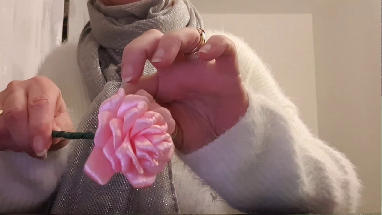TUTO ROSE SUR TIGE - YouTube