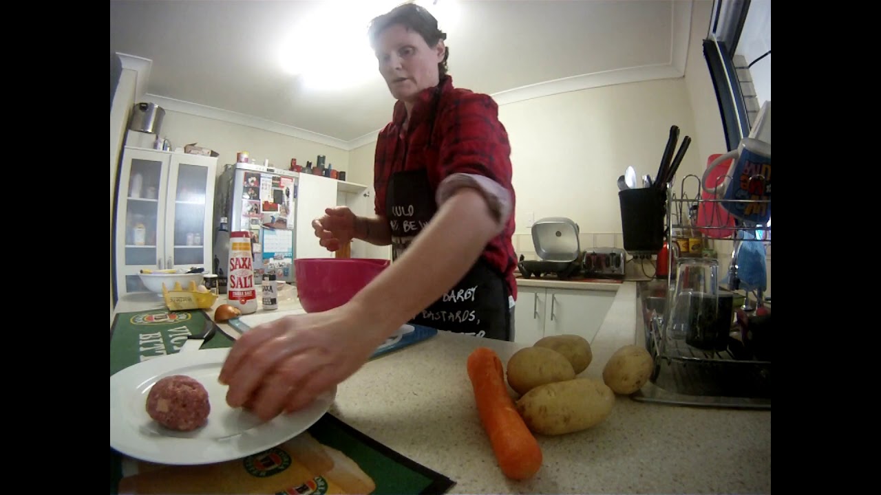 Rissoles & Gravy - YouTube