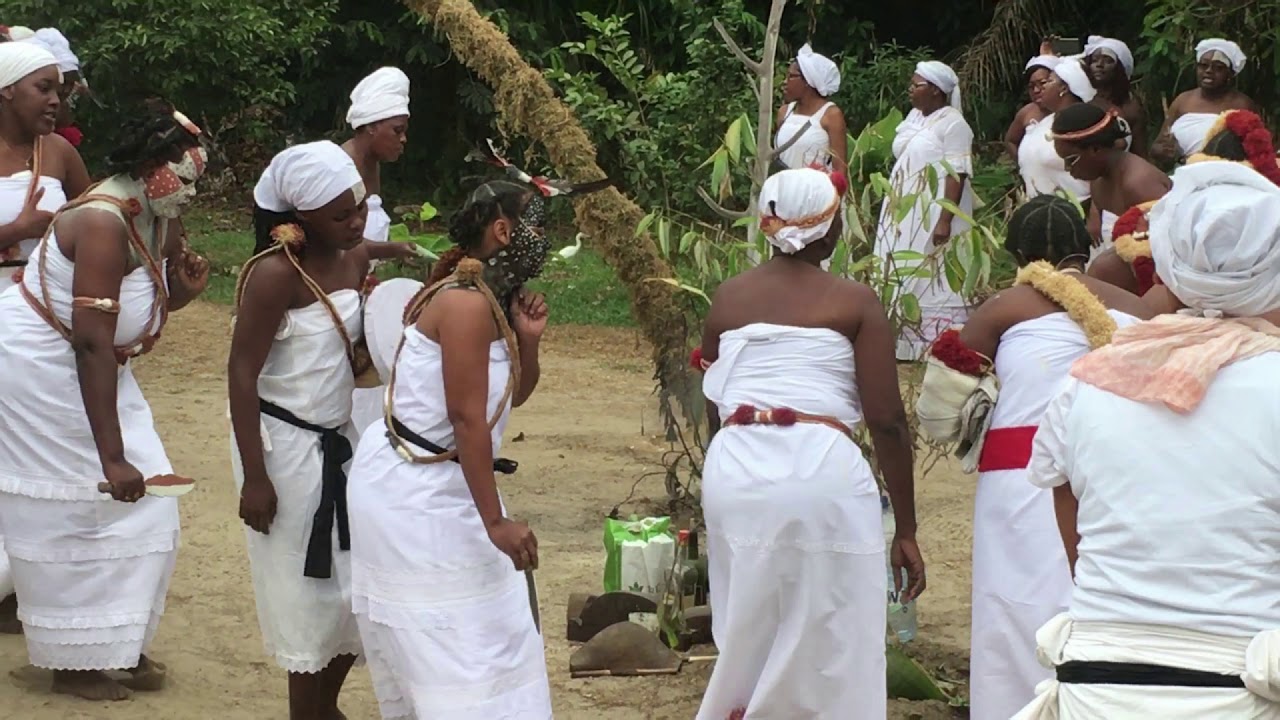 CHANTS DU NDJEMBE POG - YouTube