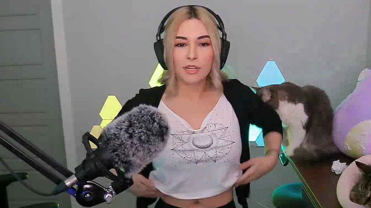Alinity shows her bone on stream - YouTube
