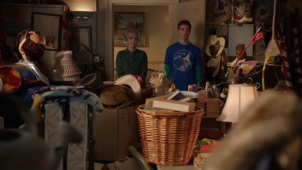Meemaw Made Sheldon Tidy Up The Donation Room | Young Sheldon 7×10 ...