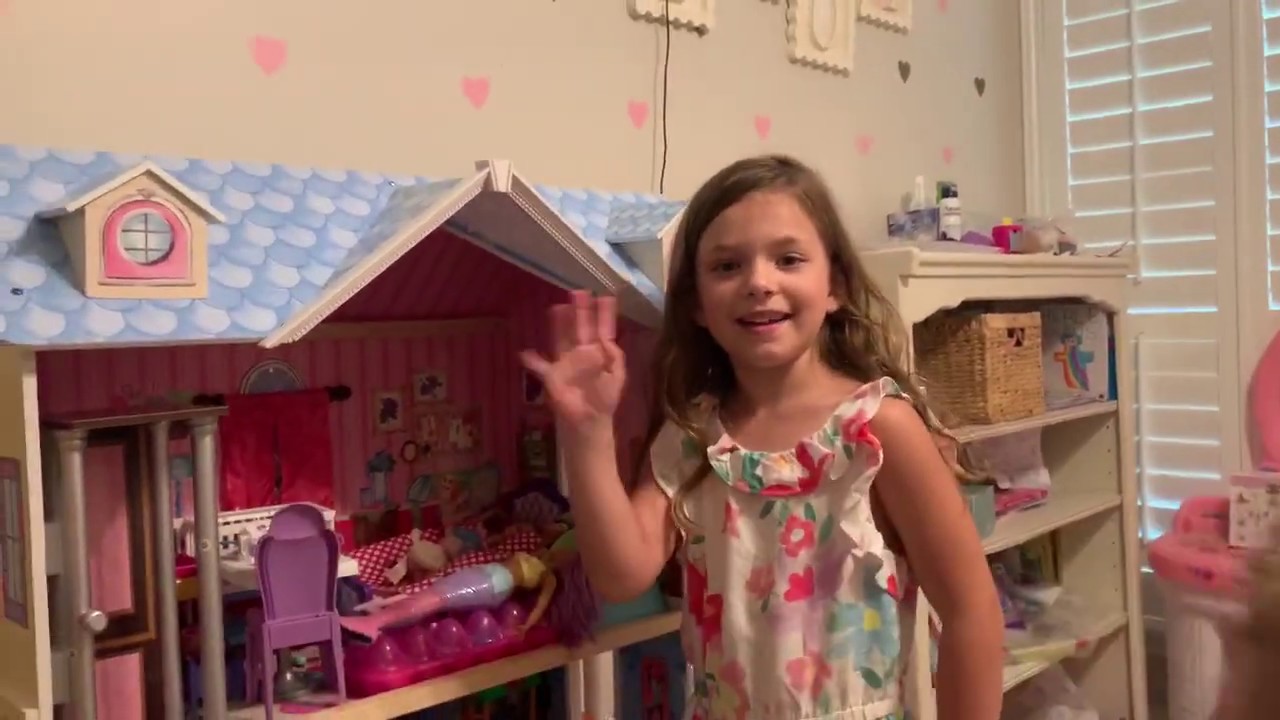 Room Tour - Grace's Place! - YouTube