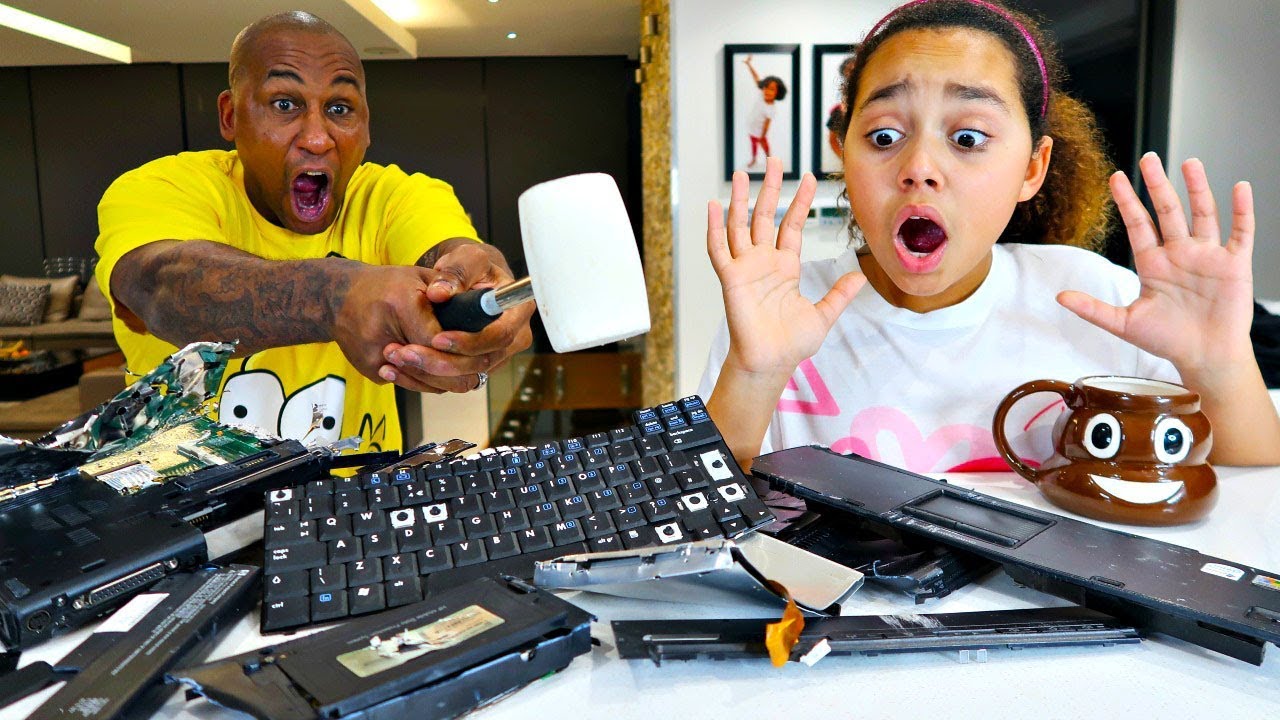 DESTROYING TIANA'S COMPUTER PRANK!! - YouTube