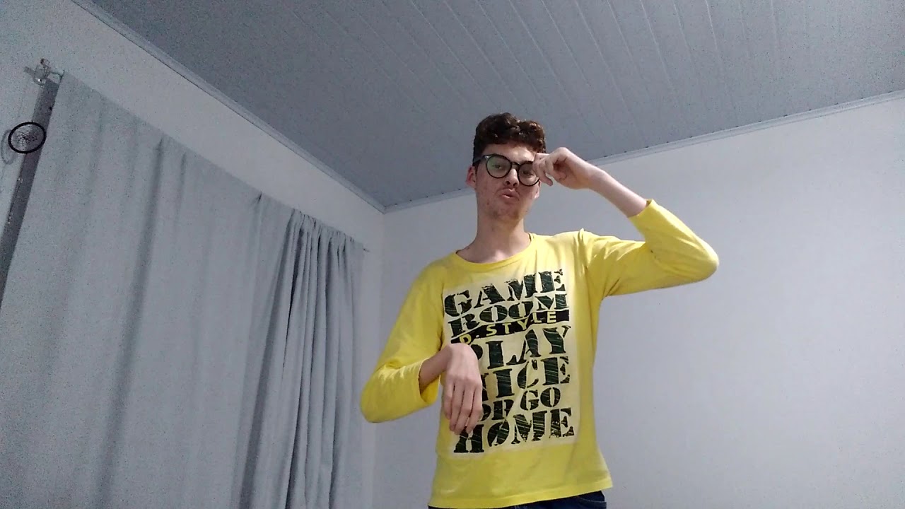 Gabriel Trindade cantando fico assim sem você - YouTube