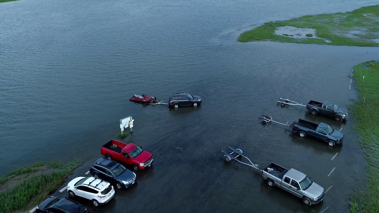 Boat launch fail Madison boat ramp - YouTube