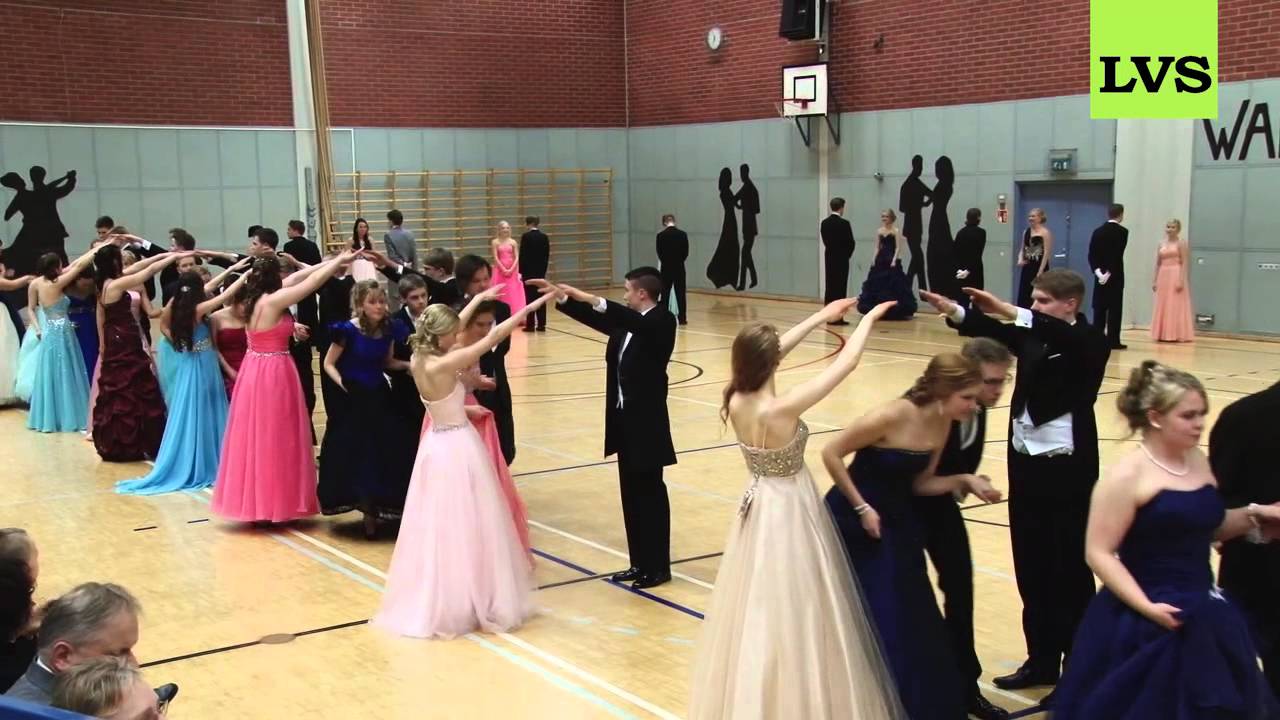 Vanhat tanssivat kellon ympäri - YouTube