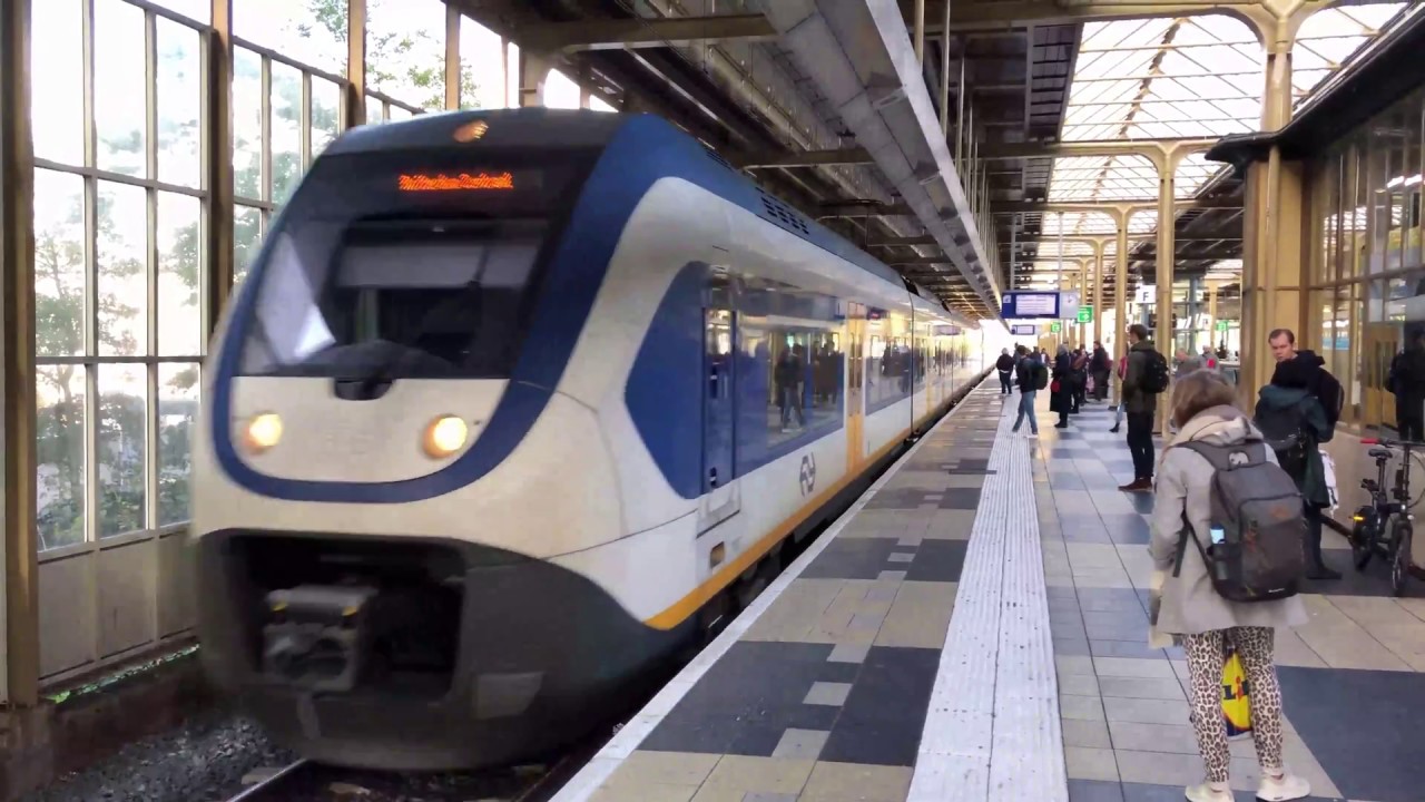 4K | NS SLT / Sprinter Light Train 2425 + 2454 komen aan in Amsterdam ...