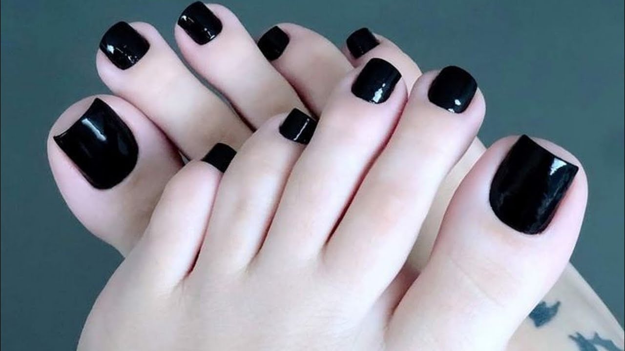 Most gorgeous and stylish toe nails art fashion trends// shiny glossy ...
