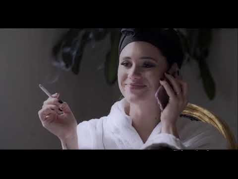 Bored Housewife smokes #smoke #wife #housewife #bored - YouTube