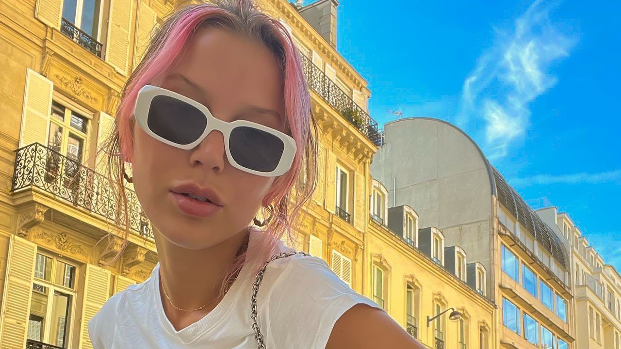 Rina Blake, the Enchanting American model and Instagram Luminary ...