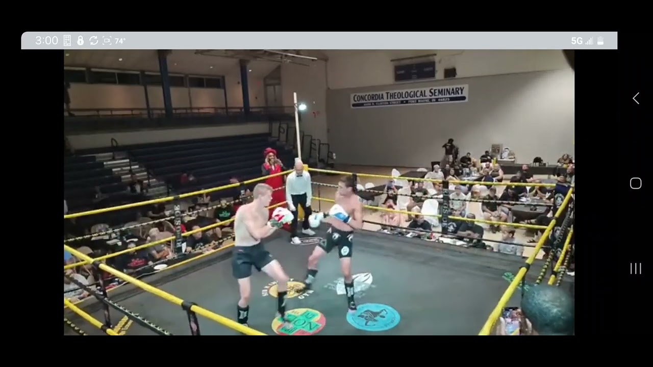 Devon Jackson vs Isaac York Midwest Kickboxing 155 Title - YouTube