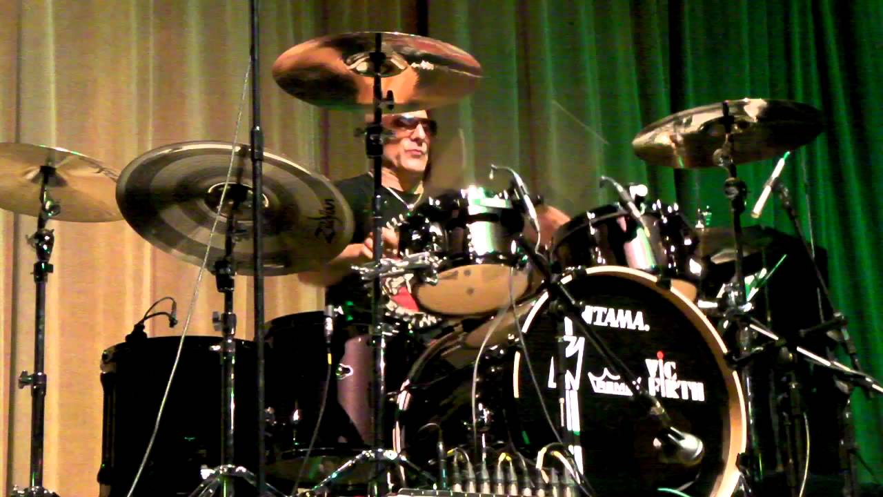 Kenny Aronoff Drum Solo live @ The London Drum Show 2011 - YouTube