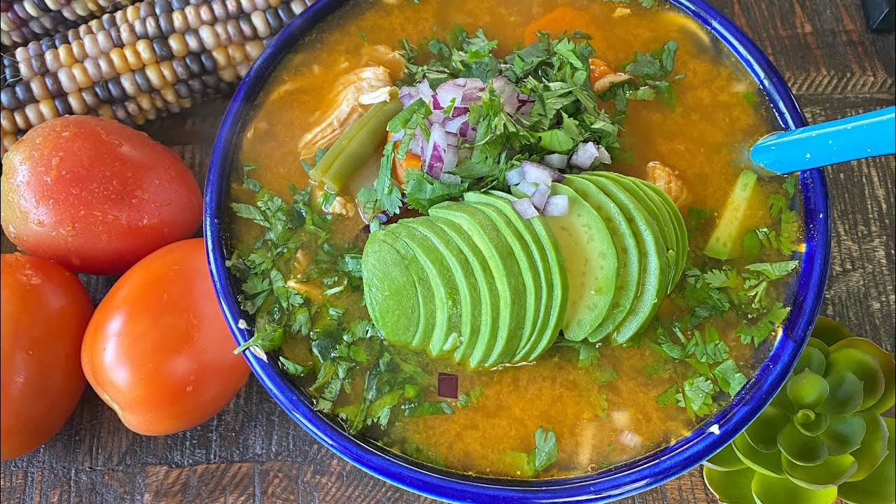 CALDO TLALPEÑO - YouTube