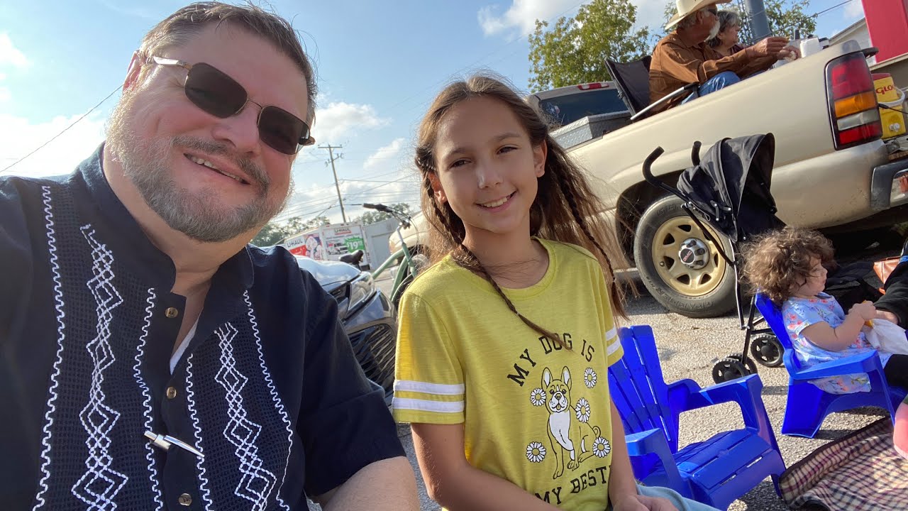 Tomball Holiday Parade 2023 - YouTube