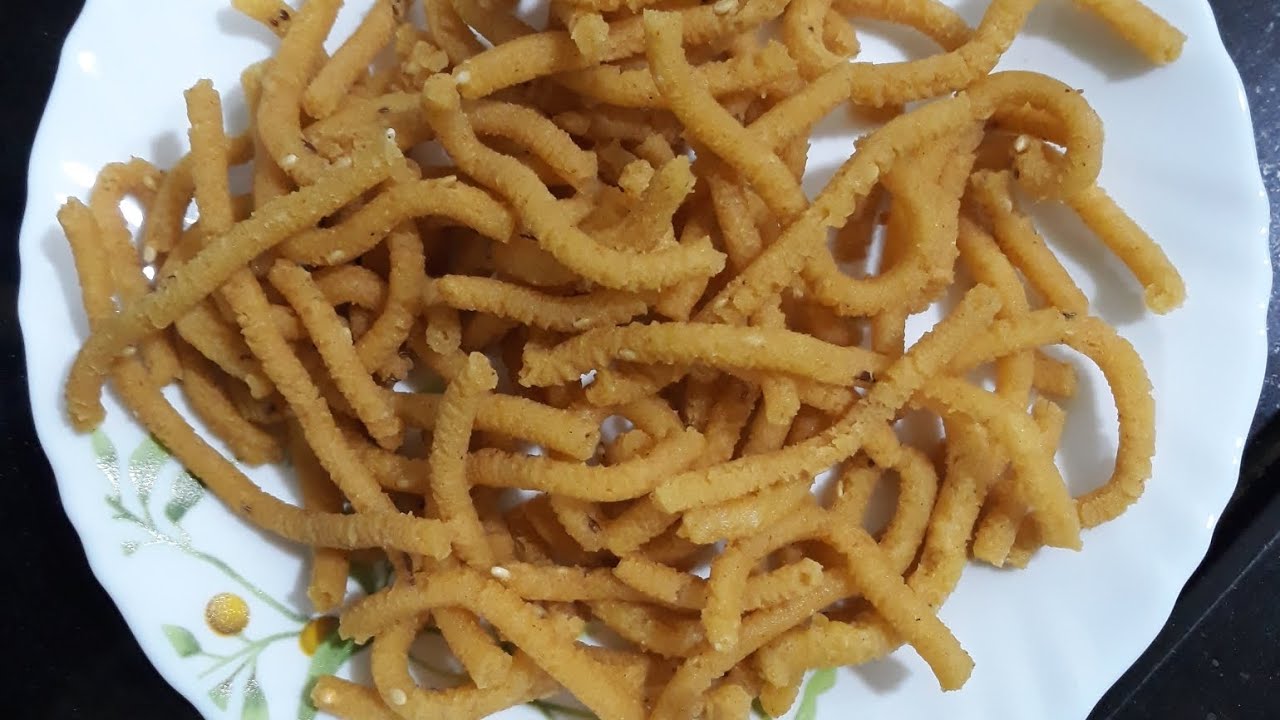 crispy murukulu ( rice flour crispies- snack) recipe 😋 - YouTube