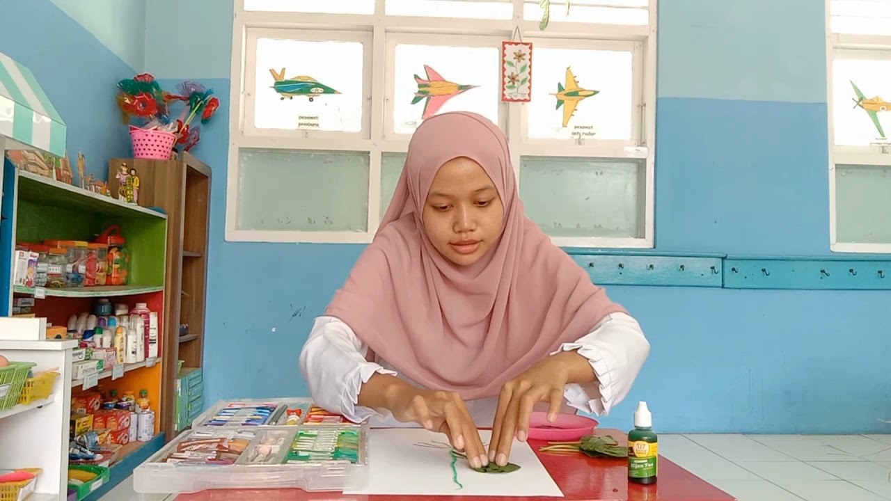 Mengecap Menggunakan Daun Bayam & Menulis Kata Bayam || Sentra Seni ...