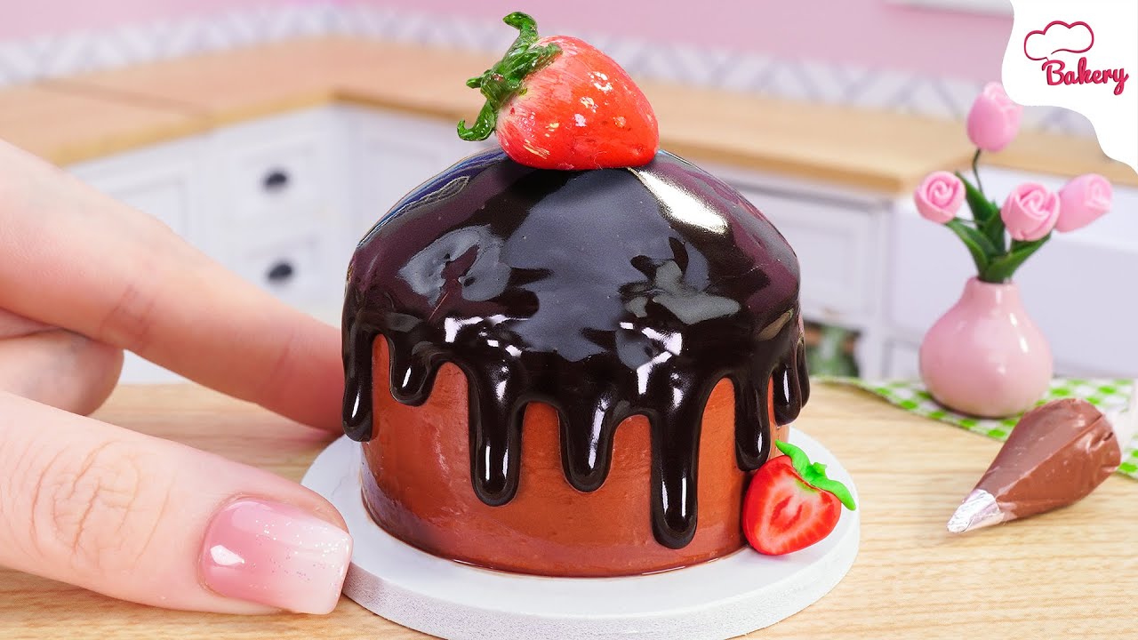 [💕Mini Cake 💕] Yummy Strawberry Chocolate Cake Recipe | Mini Bakery ...