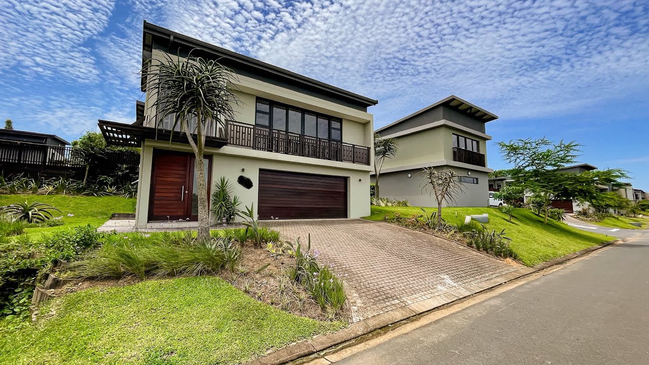 Beautifully designed 4-bedroom family LUXURY home in Palm Lakes Estate ...