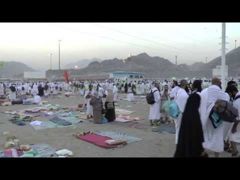 Hajj 2013 - Muzdalifah - The Morning After