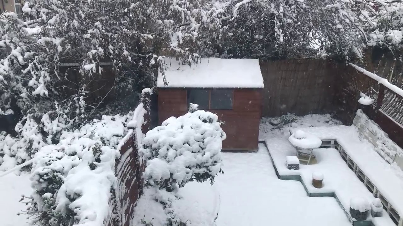 A snowy Sunday morning Longwave listening session in Oxford - YouTube