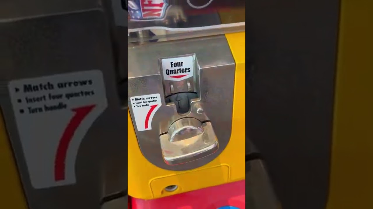 Day 15 Collecting ALL 32 NFL Keychains at the Vending Machine #shorts ...