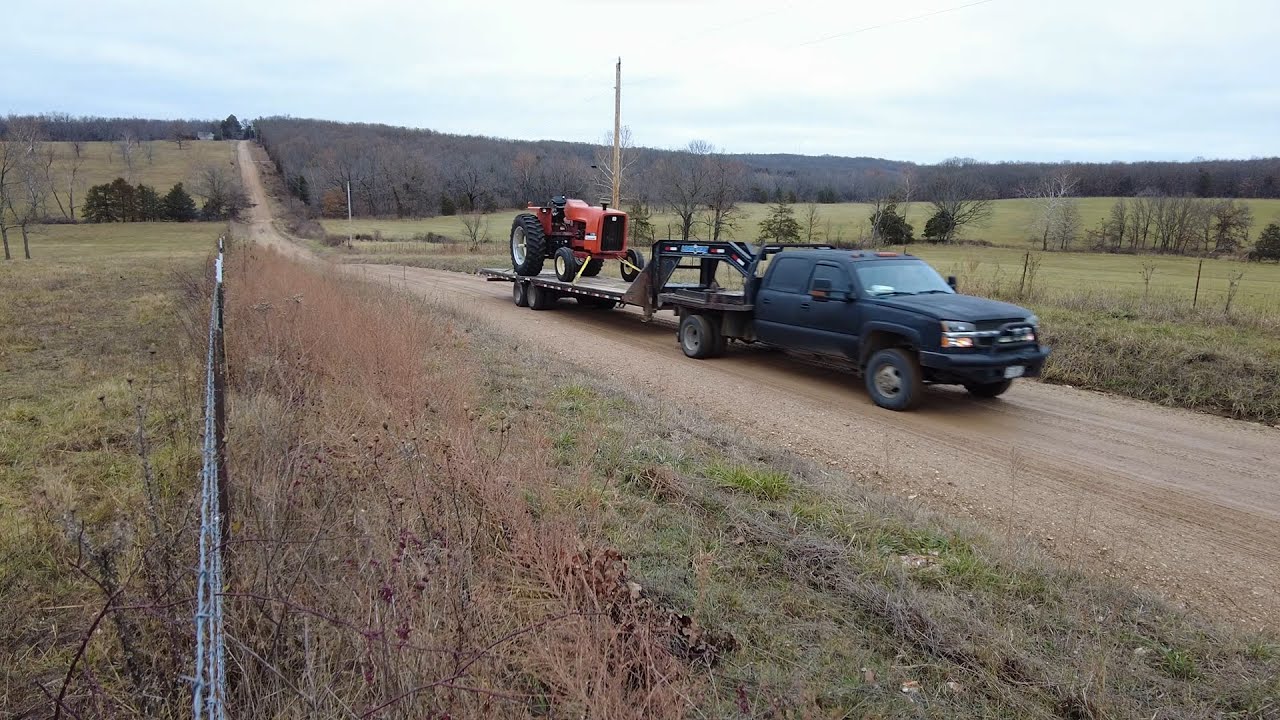 Can we fix this old open station Allis Chalmers 7000 we got for free ...