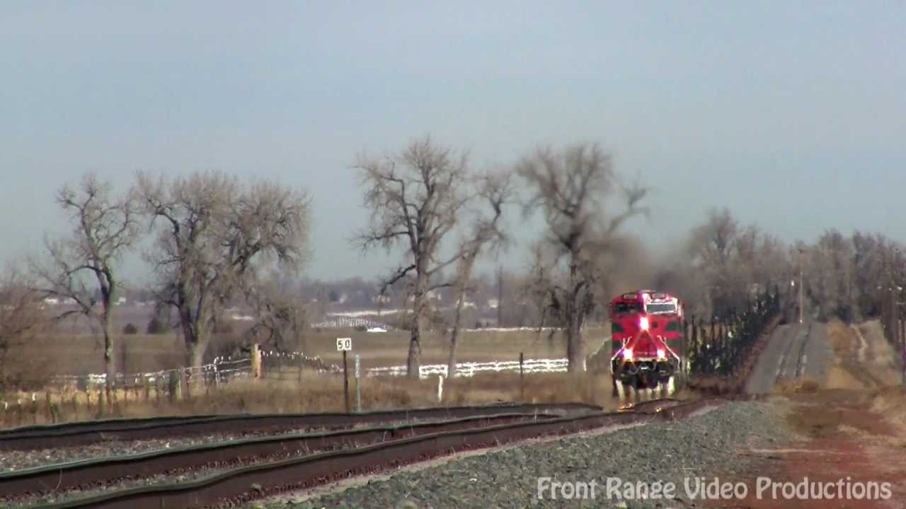 Ferromex Leads Empty Windmill Train On 01-02-2012 - YouTube