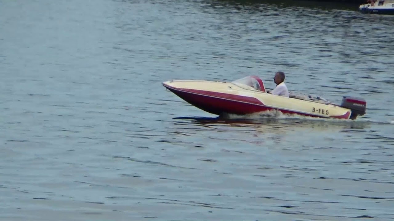 Motorboot WAX GT mit 30 PS - YouTube