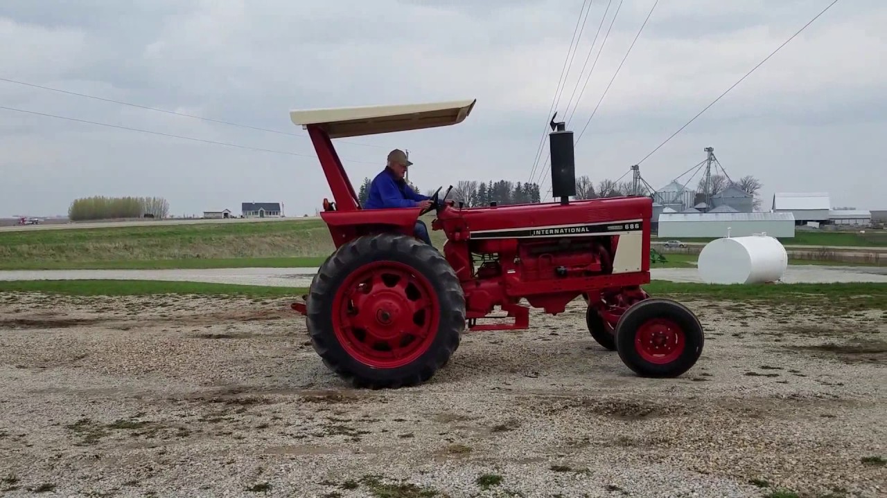 1980 International 686 2WD Tractor - YouTube