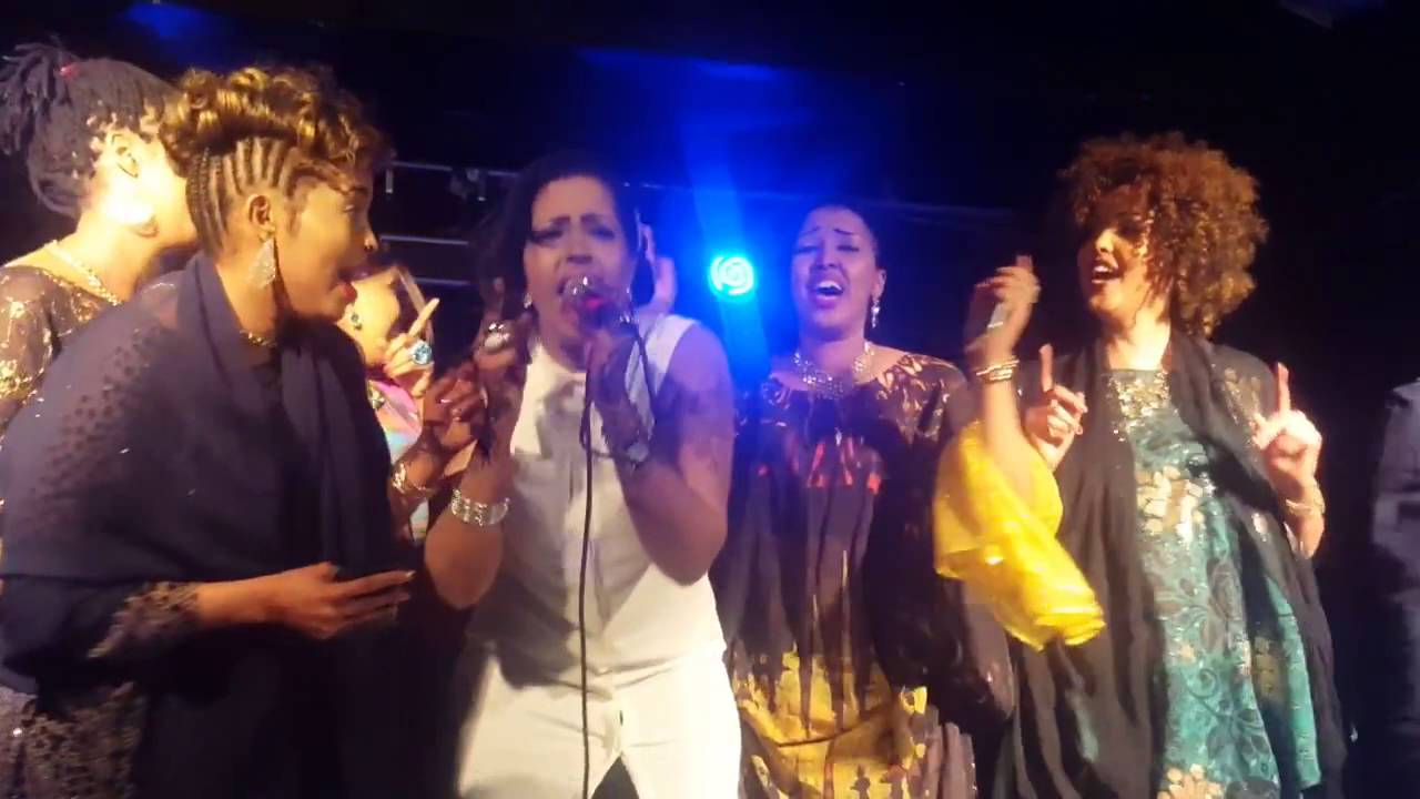 Idil Barkhad live Sanadka Cusub - 2016 - YouTube