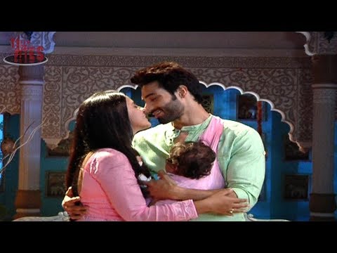 Suraj Switch Off Light, Romantic Mood & Dance With Chakor