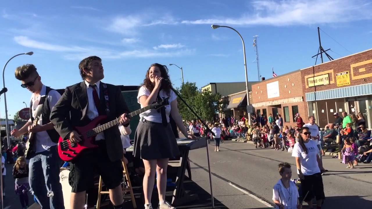 "Homeschooling Rocks" Parade Float 2015 - YouTube